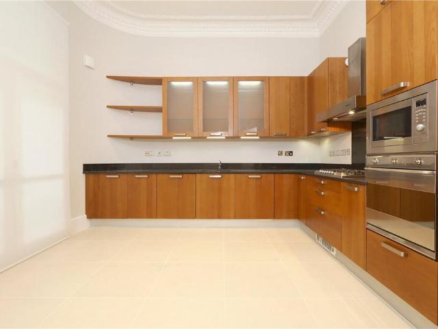 Gloucester Place, Marylebone, London. 1 bed apartment to rent £4,117 pcm £950 pw