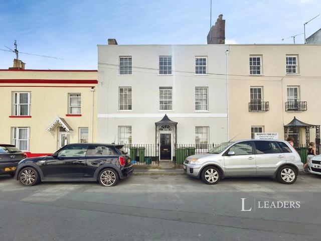 Gloucester Place, Cheltenham. 1 bed flat to rent £1,150 pcm £265 pw