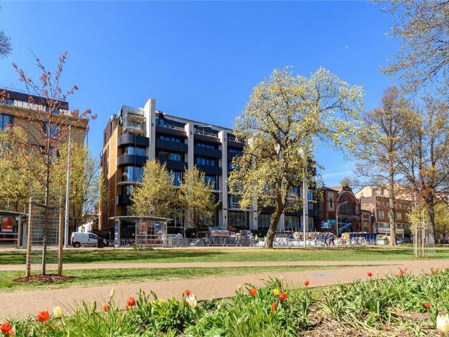 Gloucester Place, East Sussex BN1 2 bed flat to rent £2,100 pcm £485 pw