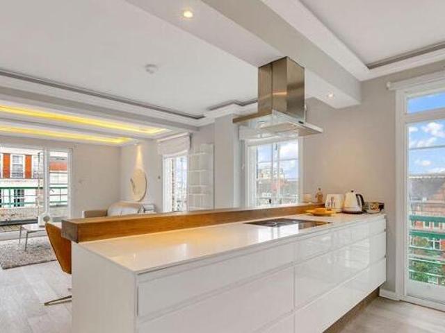 Gloucester Place, London, 2 Bedroom Flat