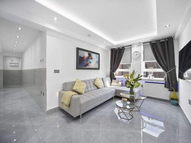 Gloucester Place, London W1U, 1 bed flat to rent, £4,008 pcm | PrimeLocation