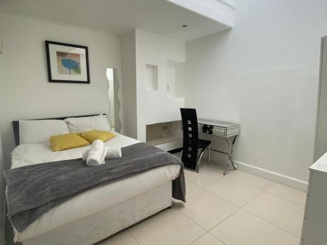 Gloucester Place, London W1U, Room to rent, £1,365 pcm | PrimeLocation