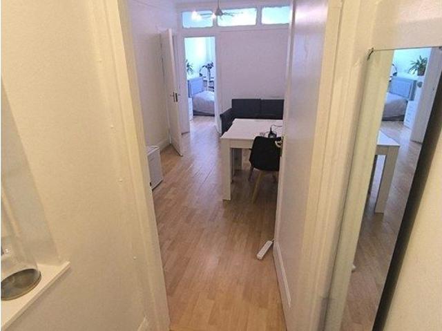 Gloucester Place, London NW1, 2 bed flat to rent, £3,033 pcm | PrimeLocation