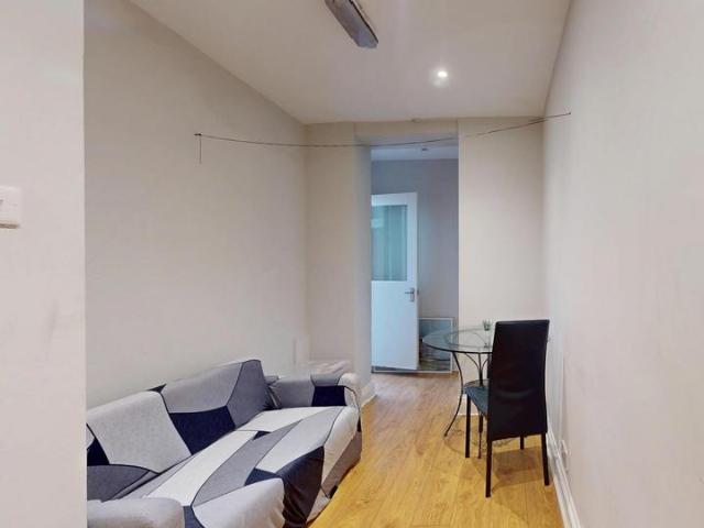 Gloucester Place, London NW1 2 bed flat to rent £3,105 pcm £717 pw