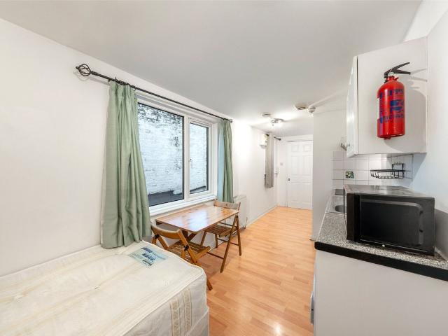 Gloucester Place, London NW1, Studio to rent, £1,500 pcm | PrimeLocation