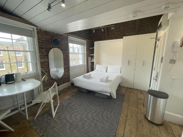 Gloucester Place, London NW1 Studio to rent £2,492 pcm £575 pw