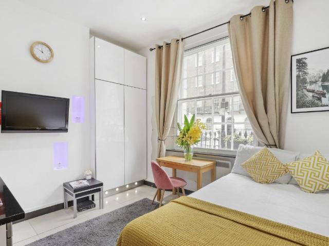 Gloucester Place, London NW1, Studio to rent, £2,015 pcm | PrimeLocation