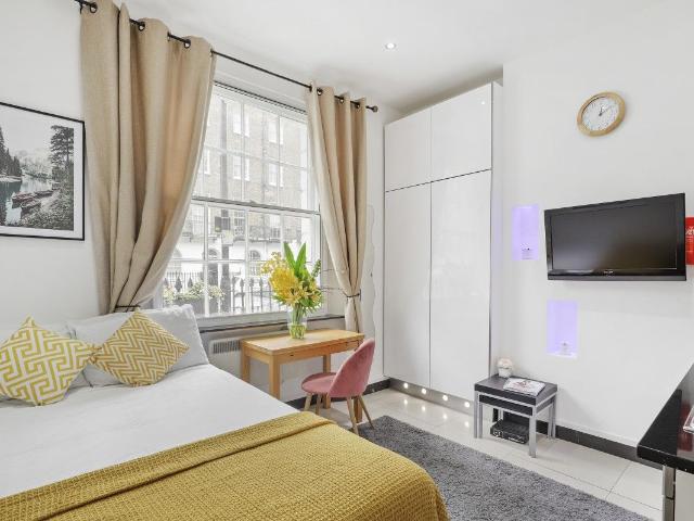 Gloucester Place, London NW1, Studio to rent, £2,015 pcm | PrimeLocation