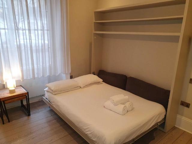 Gloucester Place, London NW1 Studio to rent £2,383 pcm £550 pw