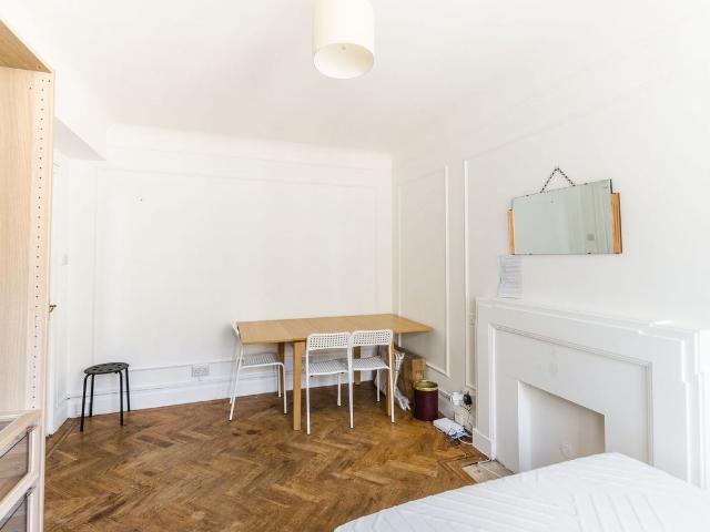 Gloucester Place, Regent's Park, London NW1, Studio to rent, £2,000 pcm | PrimeLocation