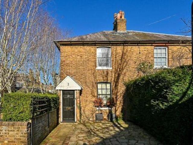 Gloucester Place, Windsor, 2 Bedroom Semi detached