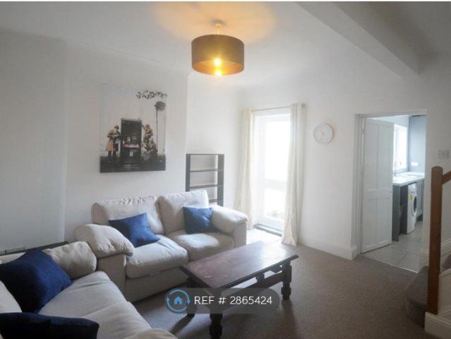 Gloucester Road, Cheltenham GL51, 4 bed terraced house to rent, £2,400 pcm | PrimeLocation