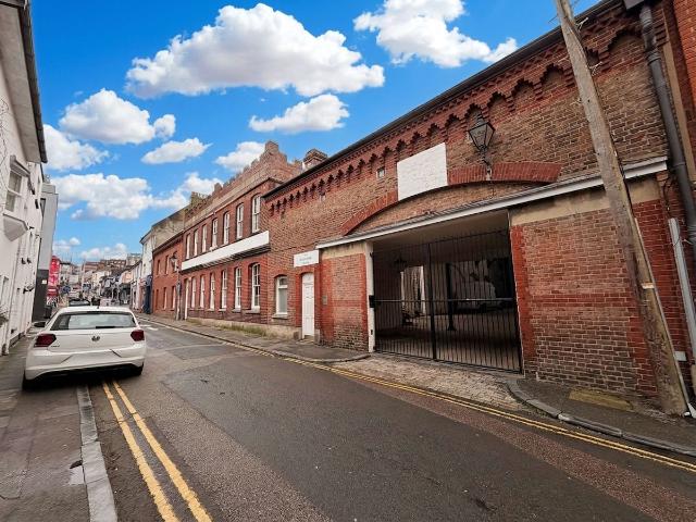 Gloucester Road, Brighton BN1, 2 bed terraced house to rent, £1,650 pcm | PrimeLocation
