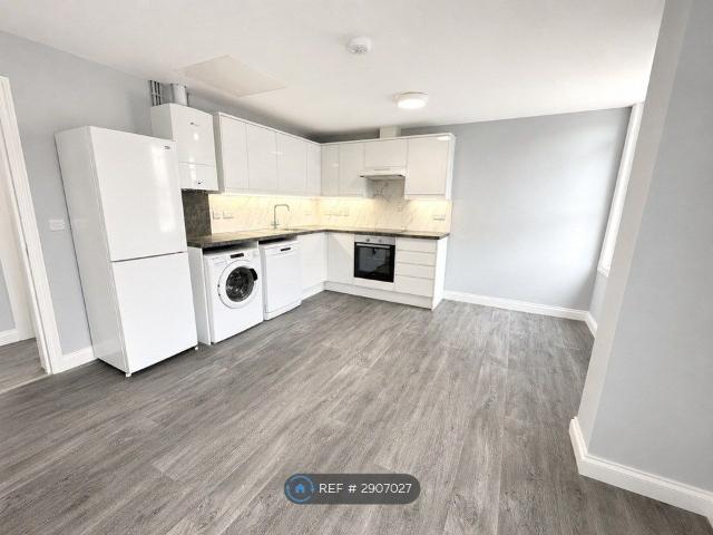 Gloucester Road, Bristol BS7, 3 bed flat to rent, £2,400 pcm | PrimeLocation