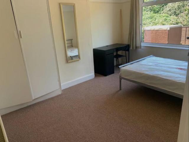 Gloucester Road, Bristol BS7 2 bed flat to rent £1,550 pcm £358 pw