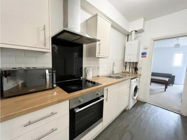 Gloucester Road, Horfield, Bristol 4 bed house to rent £2,650 pcm £612 pw