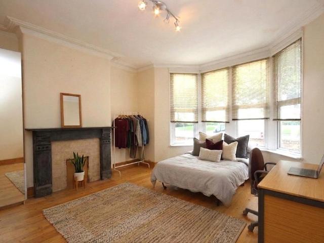 Gloucester Road, Horfield, Bristol, BS7 8 bed terraced house to rent £5,000 pcm £1,154 pw