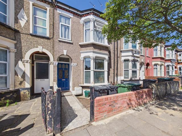 Gloucester Road, London N17, 2 bed flat to rent, £1,700 pcm | PrimeLocation