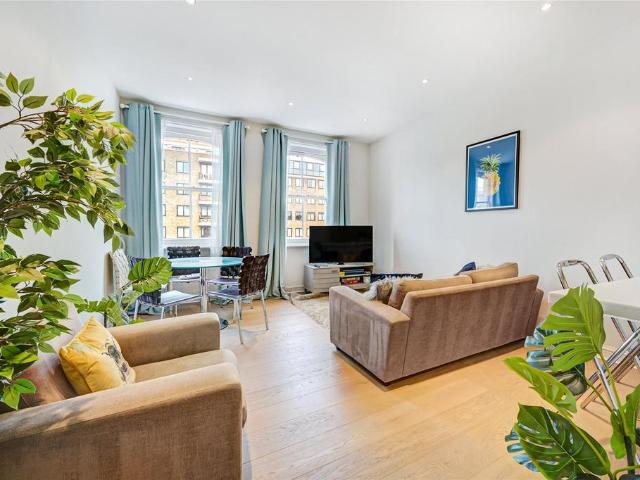 Gloucester Road, London, SW7 2 bed apartment to rent £3,683 pcm £850 pw