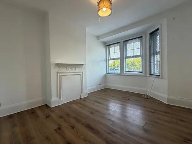 Gloucester Road, Littlehampton, BN17 3 bedroom terraced house to rent