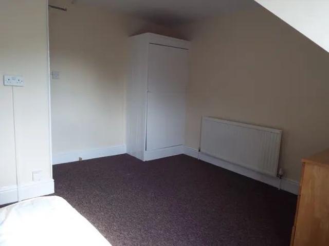 Gloucester Road North, Filton