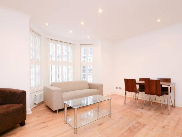 Gloucester Road, South Kensington. 2 bed flat to rent £3,792 pcm £875 pw