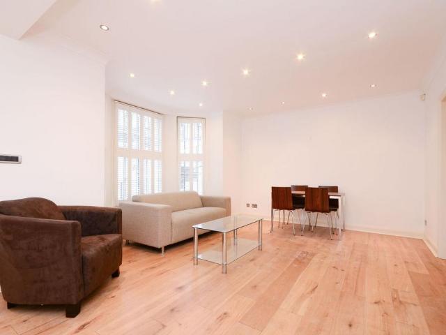 Gloucester Road, South Kensington. 2 bed flat to rent £6,933 pcm £1,600 pw