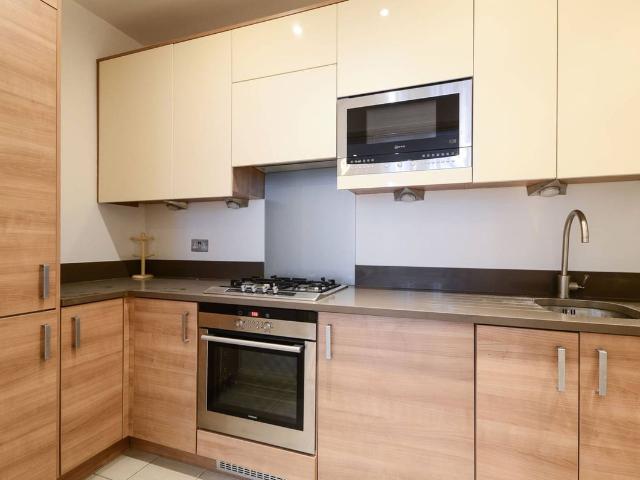 Gloucester Road, South Kensington, London SW7, 2 bed flat to rent, £6,933 pcm | PrimeLocation
