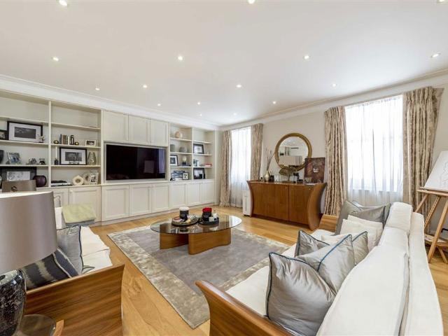 Gloucester Road, South Kensington SW7, 2 bed flat to rent, £6,500 pcm | PrimeLocation