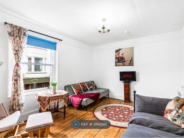 Gloucester Street, Brighton BN1, Studio to rent, £1,650 pcm | PrimeLocation