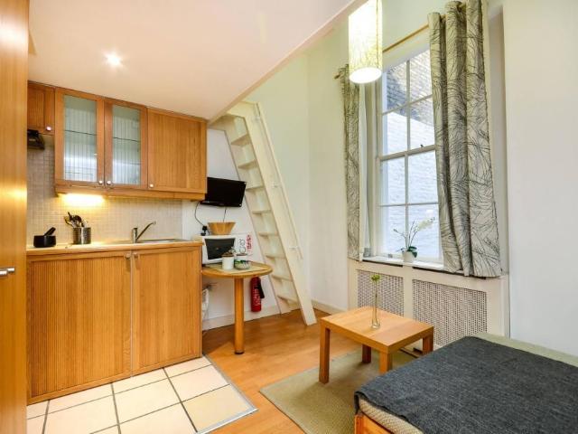 Gloucester Street, London SW1V, Studio to rent, £1,950 pcm | PrimeLocation