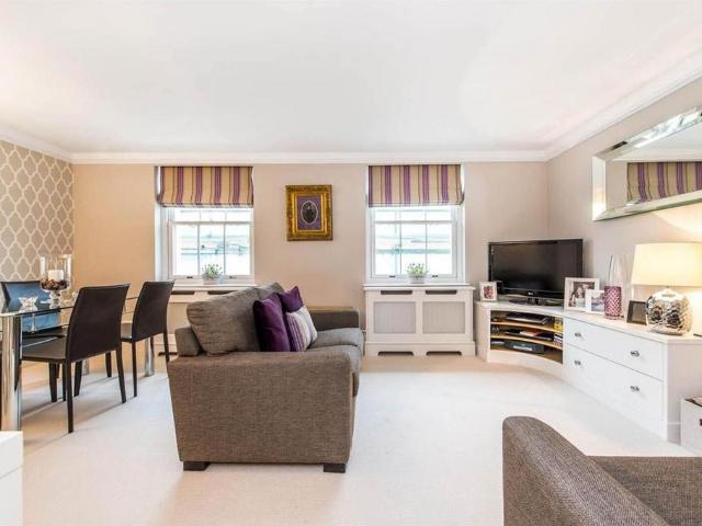 Gloucester Street, Pimlico, London, SW1V 2 bed flat to rent £3,000 pcm £692 pw