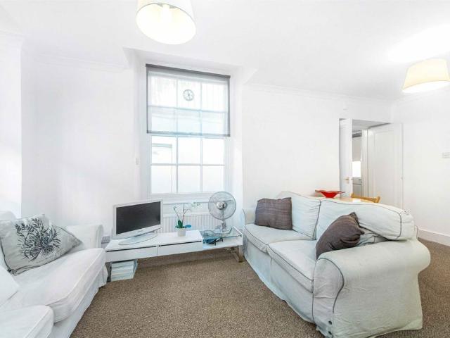 Gloucester Street, Pimlico SW1V, 2 bed flat to rent, £2,750 pcm | PrimeLocation