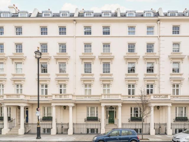 Gloucester Street, Pimlico SW1V, 2 bed flat to rent, £3,497 pcm | PrimeLocation