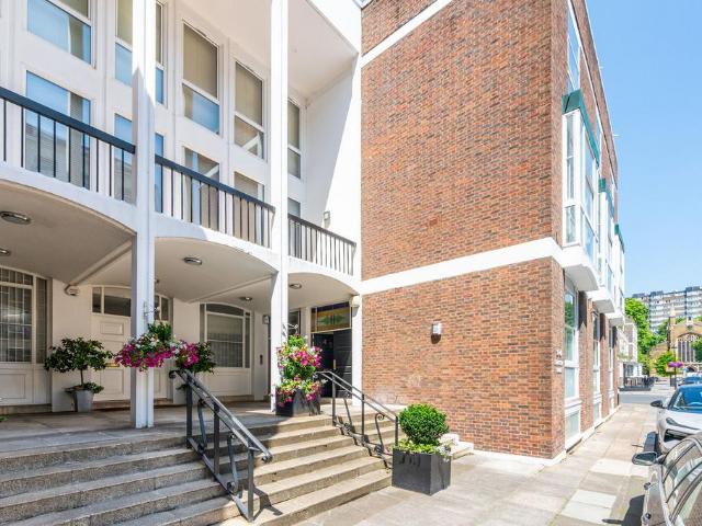 Gloucester Square, Bayswater, London, W2 7 bed house to rent £29,250 pcm £6,750 pw