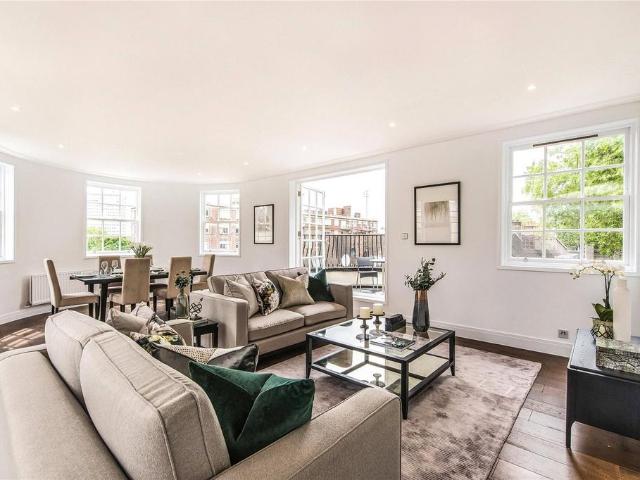 Gloucester Square, London, W2 3 bed apartment to rent £8,017 pcm £1,850 pw