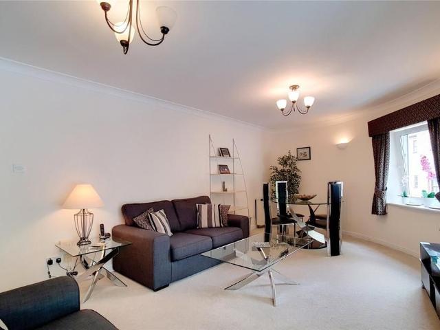 Gloucester Square, Paddington, London W2, 2 bed flat to rent, £3,683 pcm | PrimeLocation
