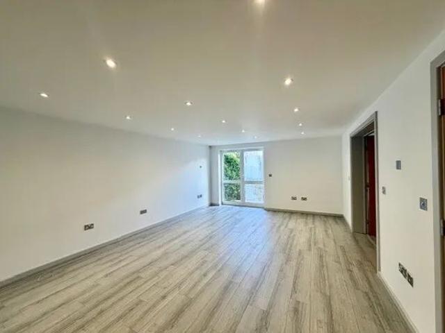 Gloucester Square, Southampton, SO14