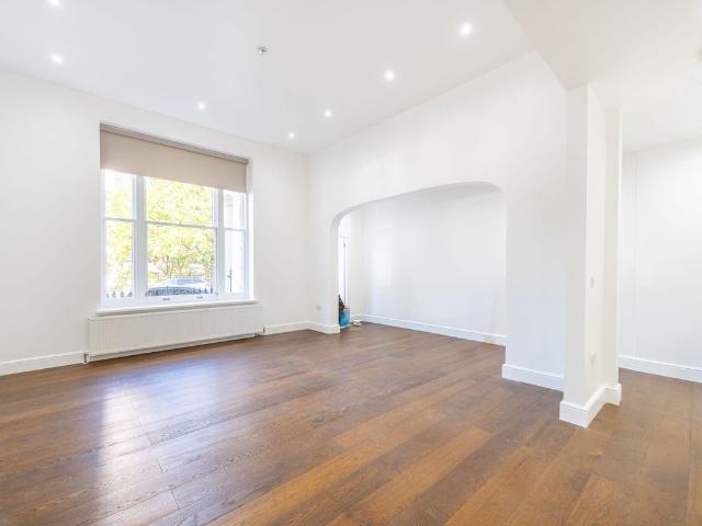 Gloucester Terrace, Bayswater, London W2, 3 bed flat to rent, £6,500 pcm | PrimeLocation