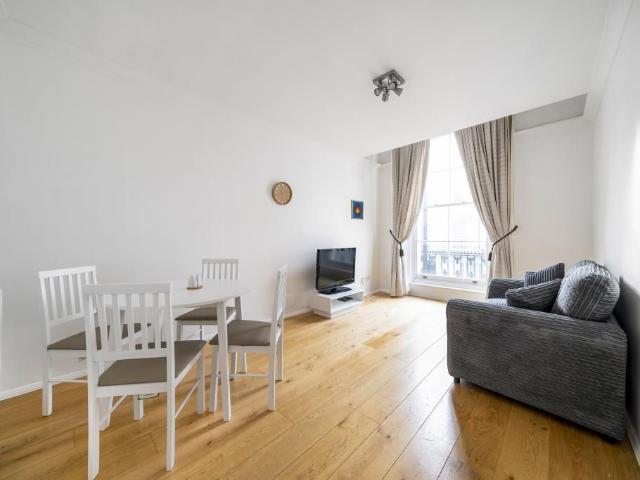 Gloucester Terrace, Hyde Park W2, 1 bed flat to rent, £2,250 pcm | PrimeLocation