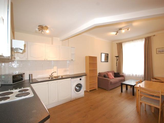 Gloucester Terrace, London W2, 1 bed flat to rent, £1,950 pcm | PrimeLocation