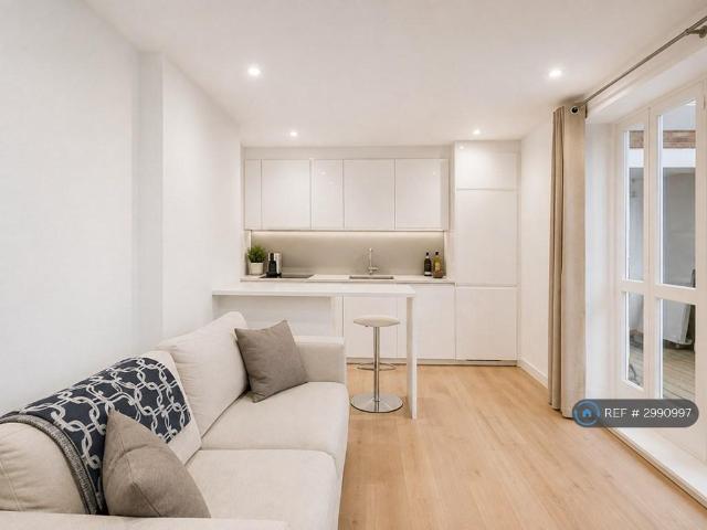 Gloucester Terrace, London, W2 1 bed flat to rent £2,750 pcm £635 pw