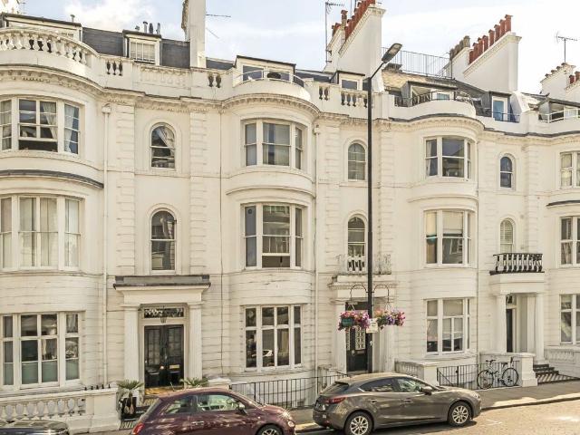 Gloucester Terrace, Notting Hill W2, 1 bed flat to rent, £4,000 pcm | PrimeLocation