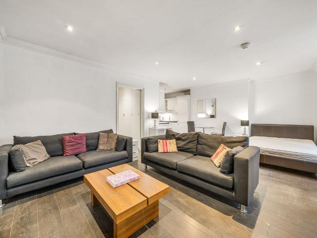 Gloucester Terrace, Paddington W2, Studio to rent, £2,100 pcm | PrimeLocation