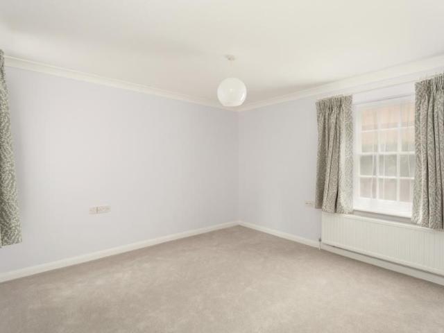 Gloucester Terrace, Paddington, London W2, 2 bed flat to rent, £3,467 pcm | PrimeLocation