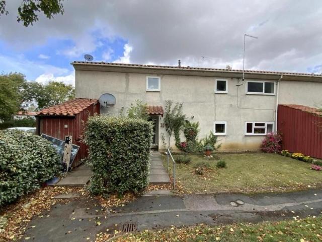 Glovers Lane, Heelands, Milton Keynes, Buckinghamshire MK13, 2 bed flat to rent, £1,200 pcm | PrimeLocation