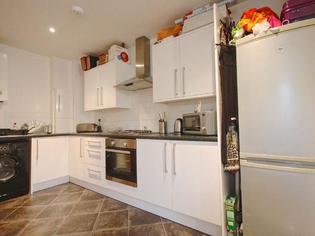 Globe Lane, Poole, 1 BH15, 1 bed flat to rent, £850 pcm | PrimeLocation