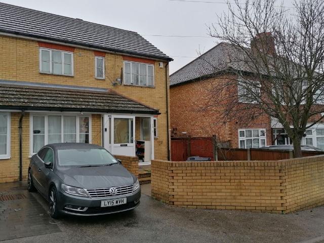Globe Road, Woodford Green IG8, 4 bed property to rent, £2,400 pcm | PrimeLocation
