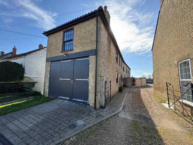 Globe Street, Methwold, Thetford IP26, 4 bed barn conversion to rent, £2,300 pcm | PrimeLocation