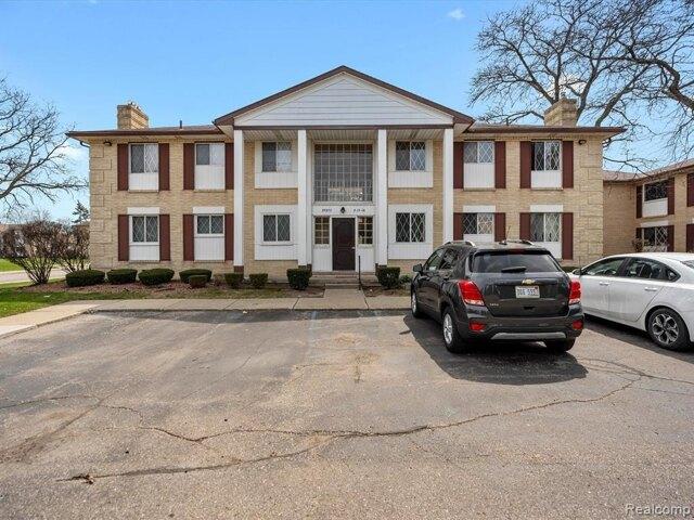 Gloede Dr Apt,warren, Condo For Sale
